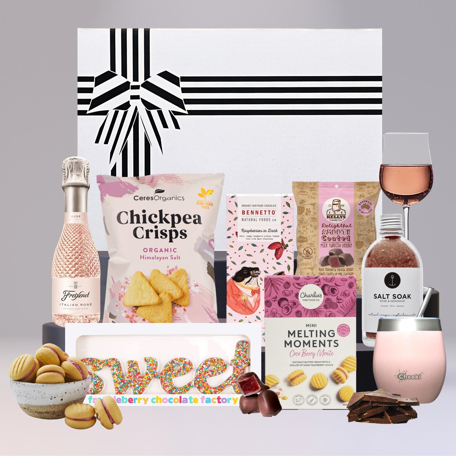 Sparkling Rosé & Pampering Soak Hamper